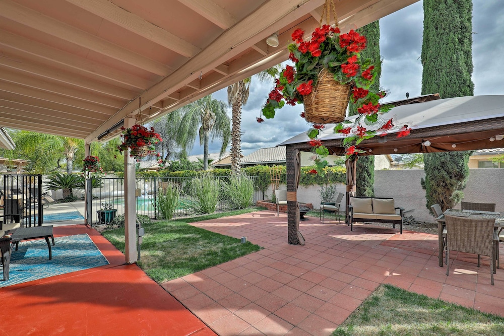 Tucson Getaway W/ Yard, Pool, Hot Tub + Gas Grill! - Tucson, AZ