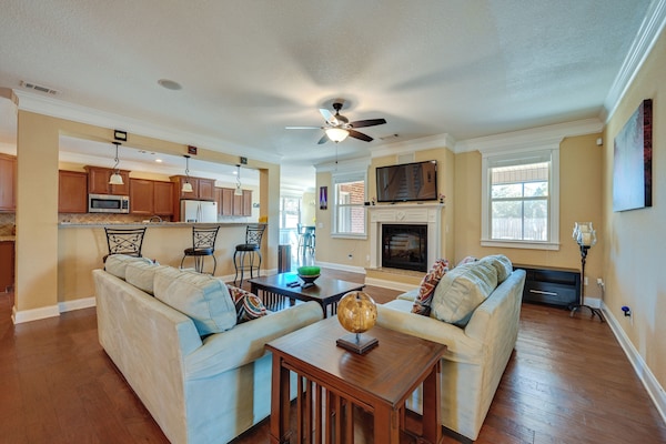 Spacious Kathleen Vacation Rental W/ Fireplace - Bonaire, GA