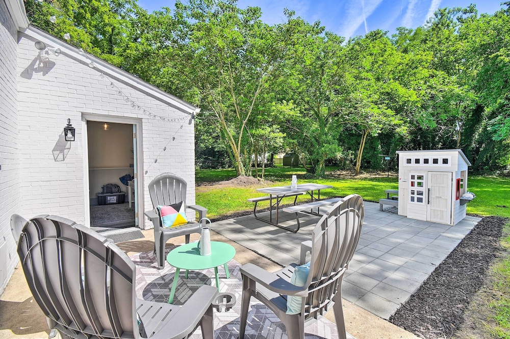 Charming Hampton Home W/ Yard: 2 Mi To Beach! - Norfolk, VA