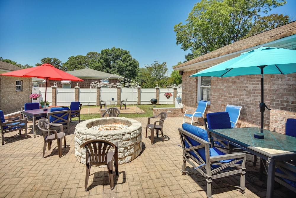 Centrally Located Hampton Home: 6 Mi To Downtown! - Smithfield, VA