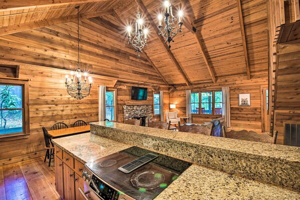 Big Canoe Mountain Resort Cabin W/ Pool Access! - Georgia