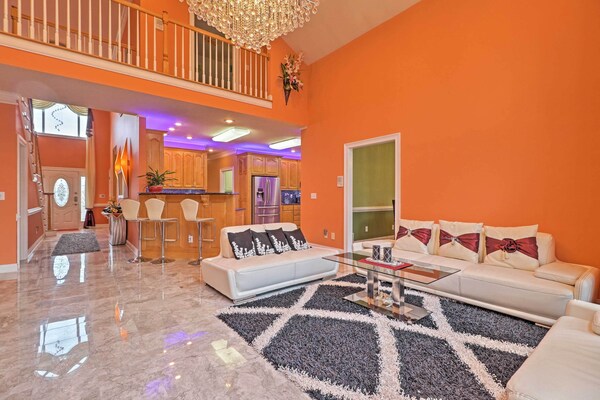 Stunning Duluth Family House W/ Fireplace & Patio! - Johns Creek, GA