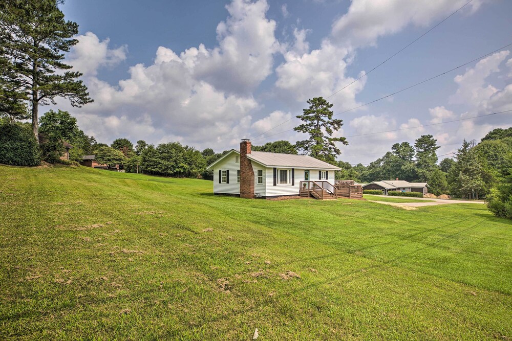Idyllic Getaway W/ Deck ~ 4 Mi To Dtwn Athens - Athens, GA