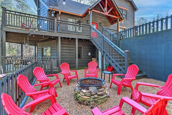 Spacious Ellijay Resort Home W/ Hot Tub! - Georgia, GA