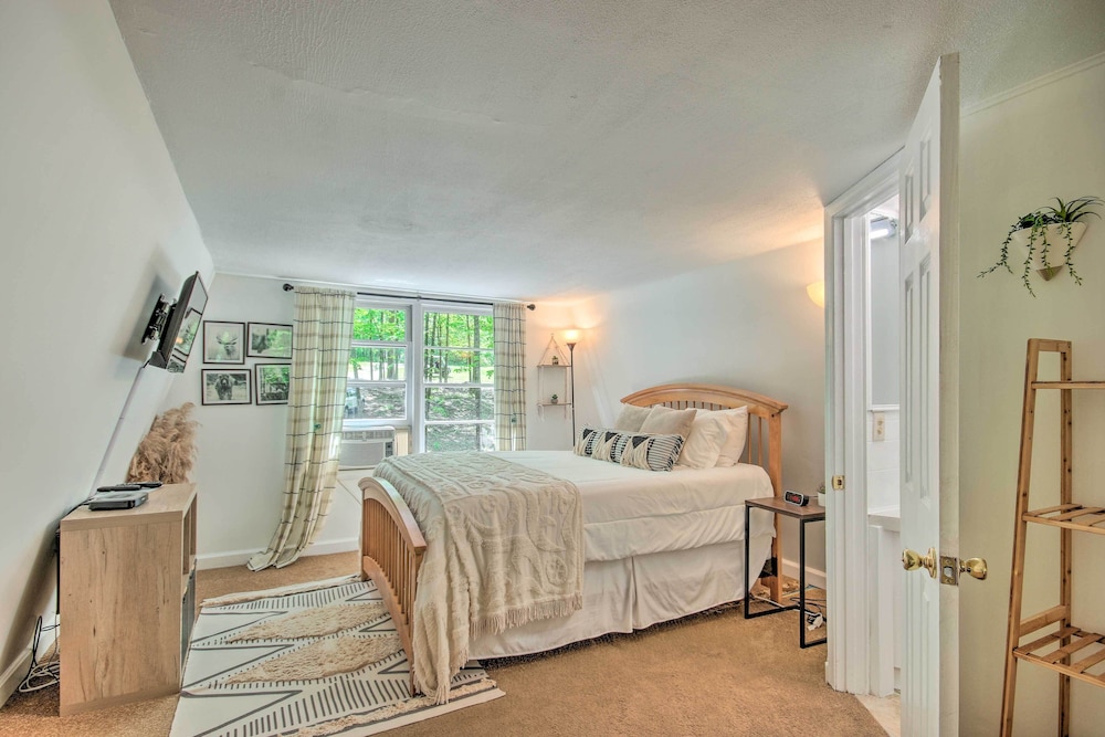 Quaint Tignall Cabin W/ Deck & Private Dock! - Redbox, Calhoun Falls