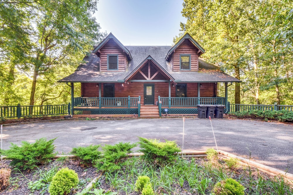 Expansive Sky Valley Lodge W/ Mountain Views! - Dillard, GA