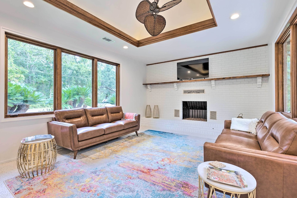 Mid-century Dream Home < Half-mile To Beach! - Ocean Springs, MS