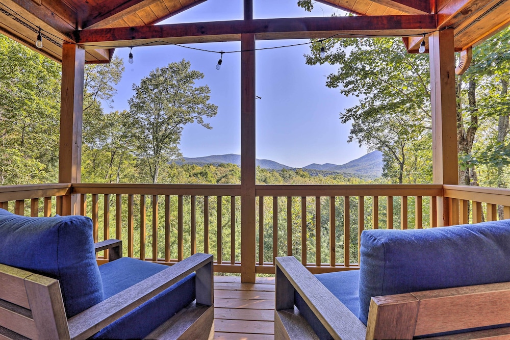 Lovely Log Cabin + Bunkhouse W/ Views & Yard! - Blue Ridge, GA