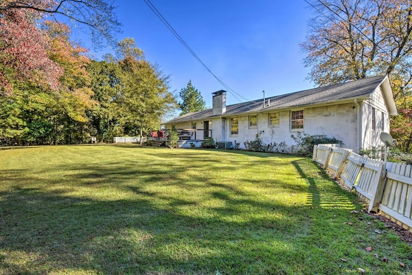 Mod 'Stable House' On 10 Acres, Walk To Lake! - Gainesville
