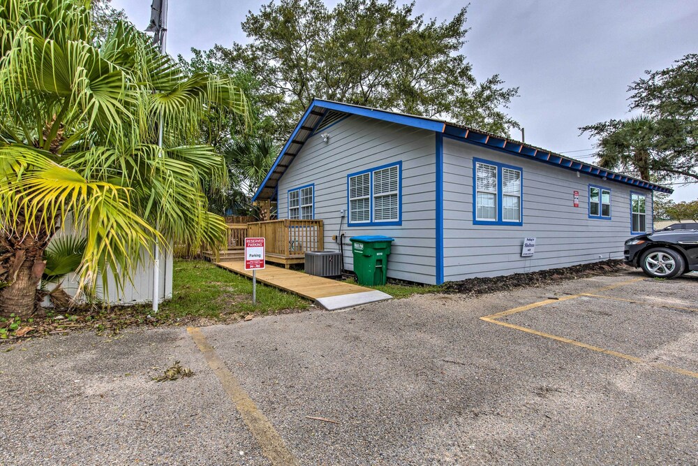 Downtown Ocean Springs Retreat: 1 Mi To Beach! - Ocean Springs, MS