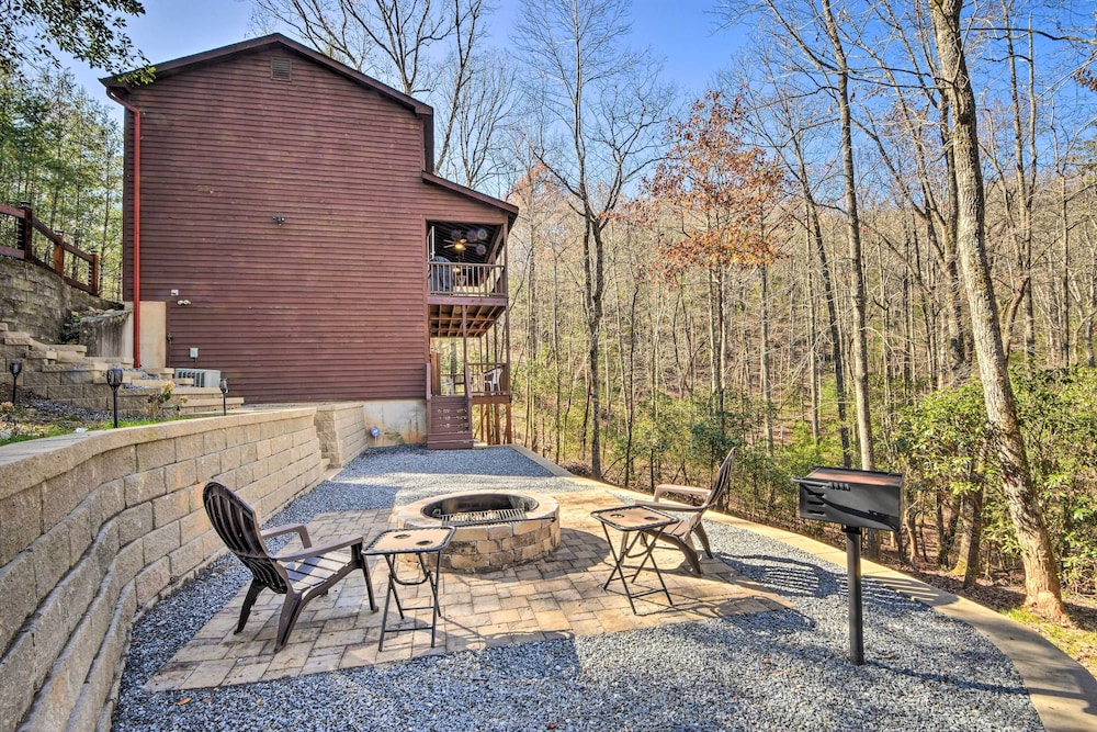 Family-friendly Cabin ~ 1 Mile To Hike & Swim! - Vogel State Park, Blairsville