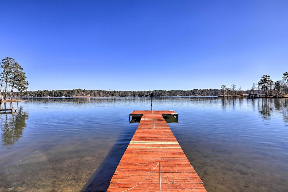 Sparta Lake Home W/ Deck & Boating Access! - Milledgeville, GA
