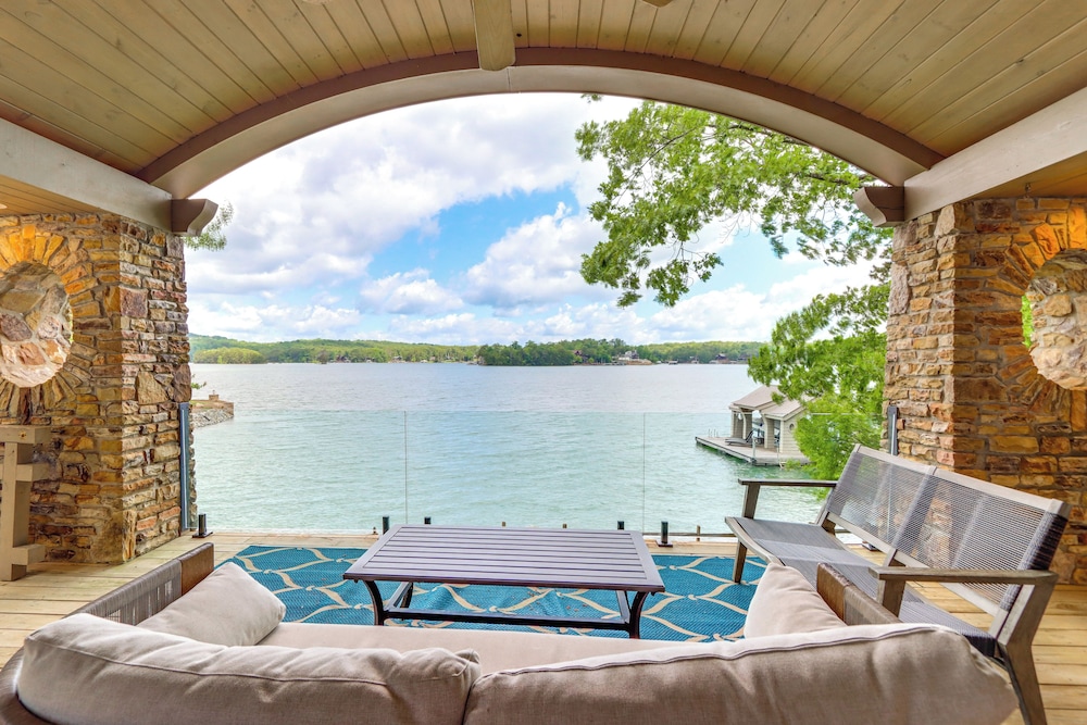 Waterfront Escape On Blue Ridge Lake W/ Dock! - Blue Ridge, GA