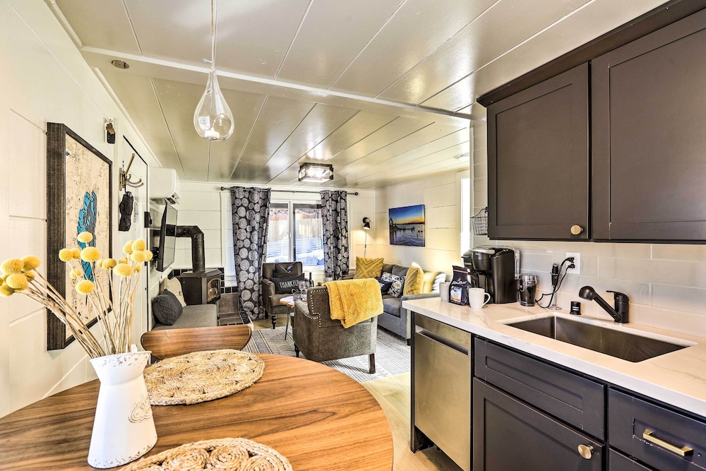 Walk To Lake Tahoe: Cozy Zephyr Cove Cabin! - Lake Tahoe