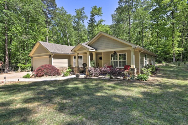 Idyllic Eatonton House W/ Patio + Lake Access!! - Eatonton, GA