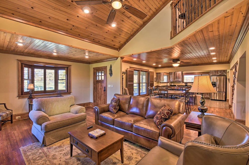 Clarkesville Ranch Cabin W/ Screened-in Porch! - Clarkesville, GA