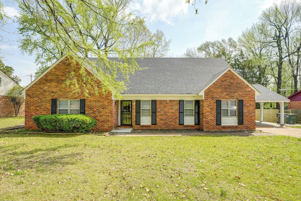 Memphis Vacation Rental - Walk To Graceland! - Southaven, MS