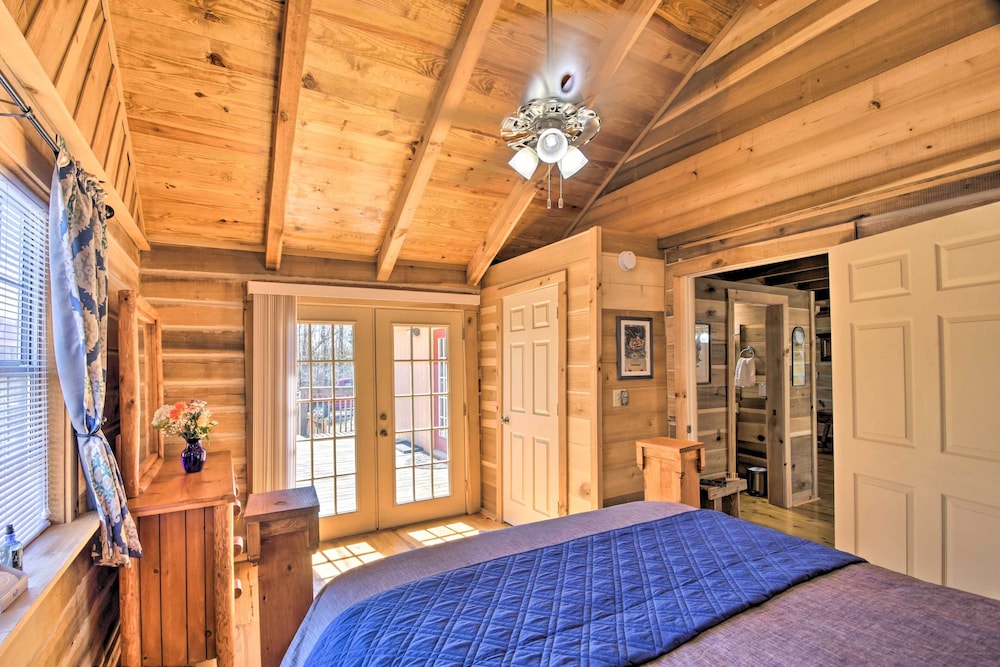The Lake Place Cabin W/ Golf Cart & Free Kayaks! - Westminster