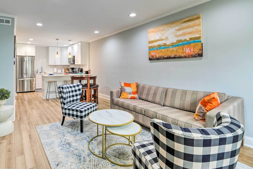 Alexandria Townhome In Upcoming Neighborhood! - Alexandria, VA
