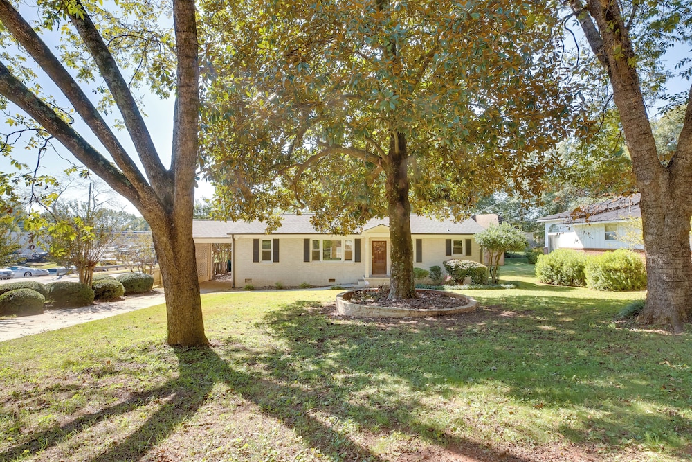 Contemporary Athens Home < 2 Miles To Uga! - Athens, GA