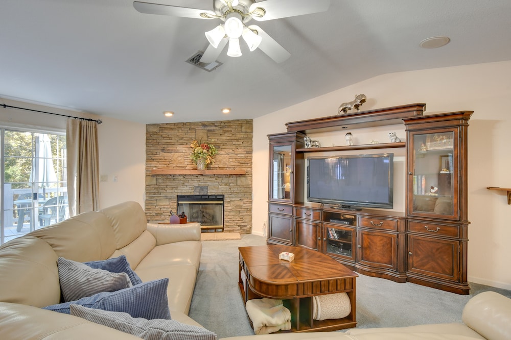 Lovely Lake Hartwell Retreat With Dock & Grill! - Lake Hartwell