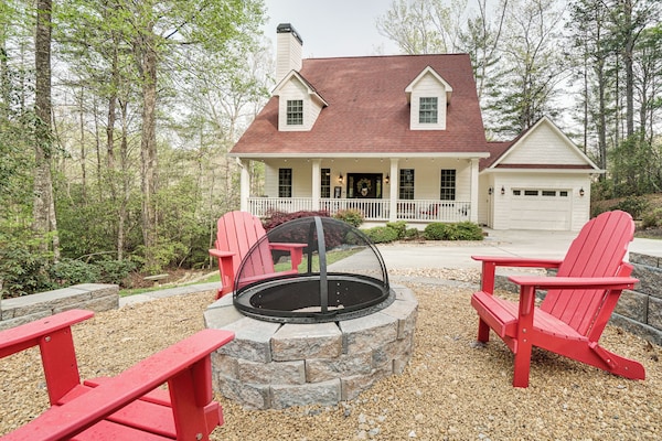 Helen Retreat W/ Hot Tub, 2 Mi To Downtown! - Helen, GA