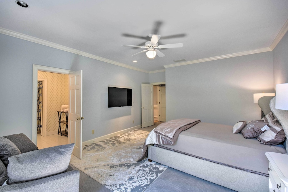 Buford Mansion W/ Pool ~ 14 Mi To Lake Lanier - Buford, GA