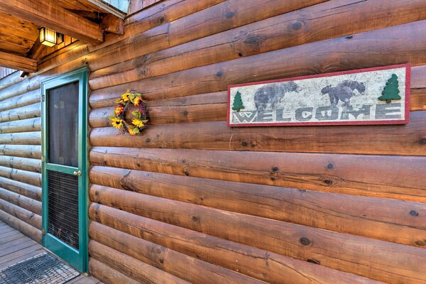 Hot Tub & Deck! High Country Cabin Near Blue Ridge - Blue Ridge, GA