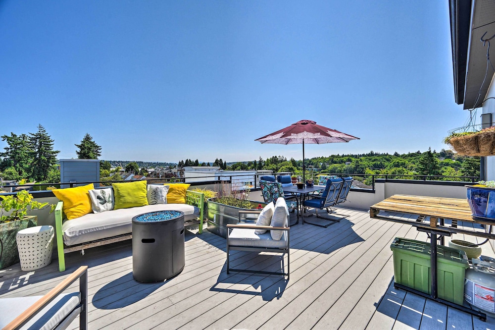 Canal & Mtn Views: Pet-friendly Seattle Retreat - Ballard - Seattle