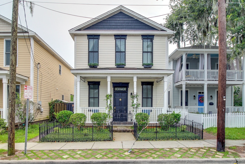 Chic Thomas Square Home In Walkable Location! - Savannah, GA