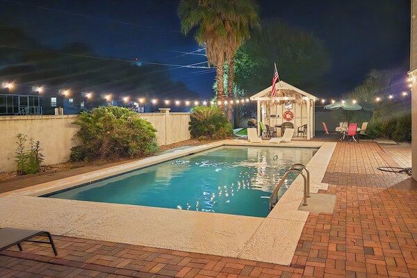 Spacious Tybee Island Retreat W/ Private Pool - Tybee Island, GA