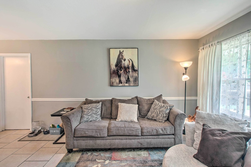 Pet-friendly Brunswick Retreat W/ Gas Grill! - Brunswick, GA