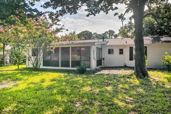 Pet-friendly Brunswick Retreat W/ Gas Grill! - Brunswick, GA