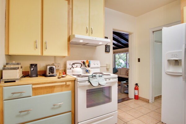 5 Mi To Dtwn: Tuscon Escape W/ Yard & Patio! - Tucson, AZ