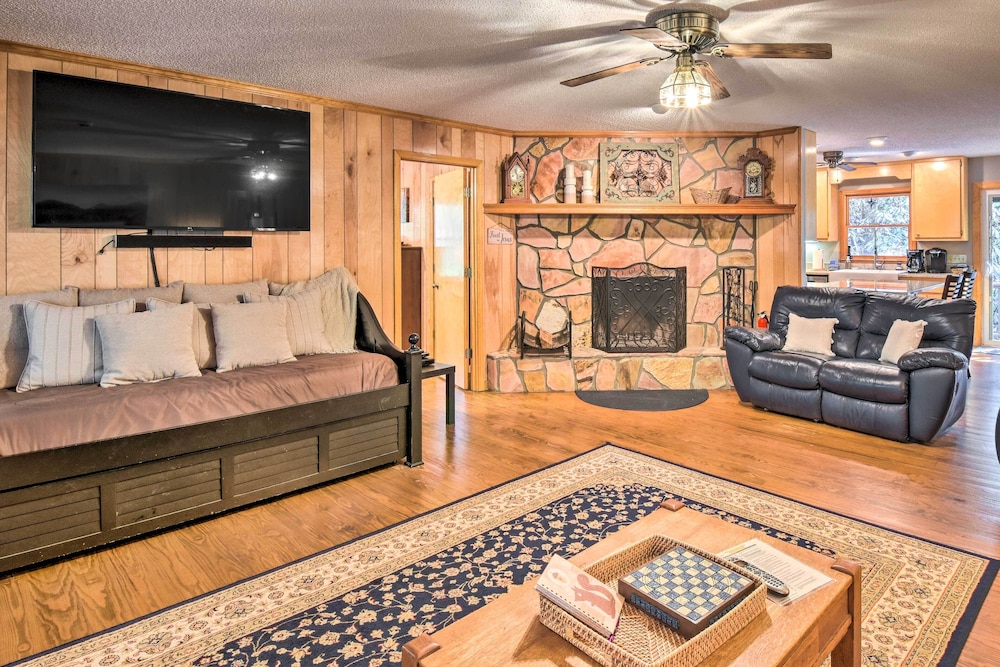 Secluded 'Lavinder Laurel Leaf Cottage' Near Creek - Tallulah Falls