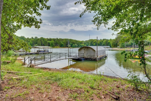 Peaceful Lake Hartwell Gem W/ Boat Dock - Westminster, SC