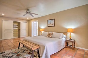 Casa (4 Bedrooms) | 4 quartos, secretária, secretária adequada para computadores portáteis 