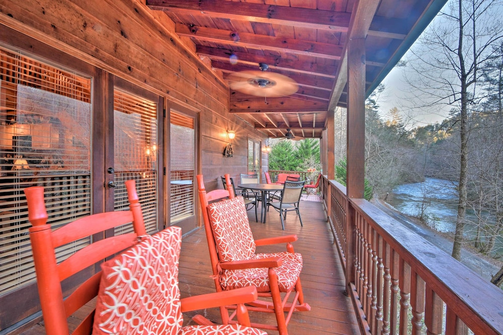 Riverside Ellijay Cabin W/ Hot Tub & Game Room - Ellijay
