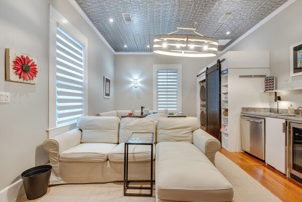 Cozy + Modern Norcross Hideaway W/ Covered Porches - Johns Creek, GA