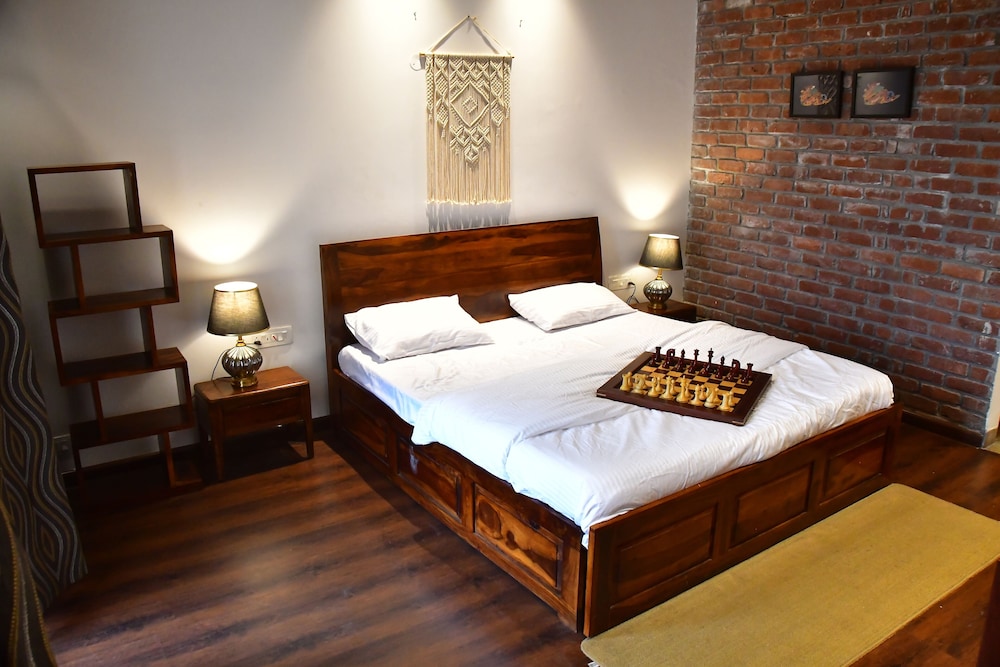 3bhk Home Away From Home In City Center Sector 69 Mohali - Chandigarh