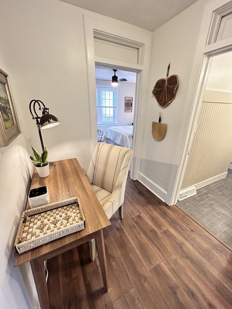 Cozy Elmwood Bungalow In Quiet Neighborhood Close To Usc, Hospitals & Downtown - Columbia, SC