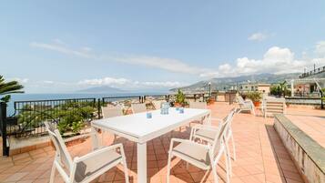 Apartamento, para fumantes | 3 quartos