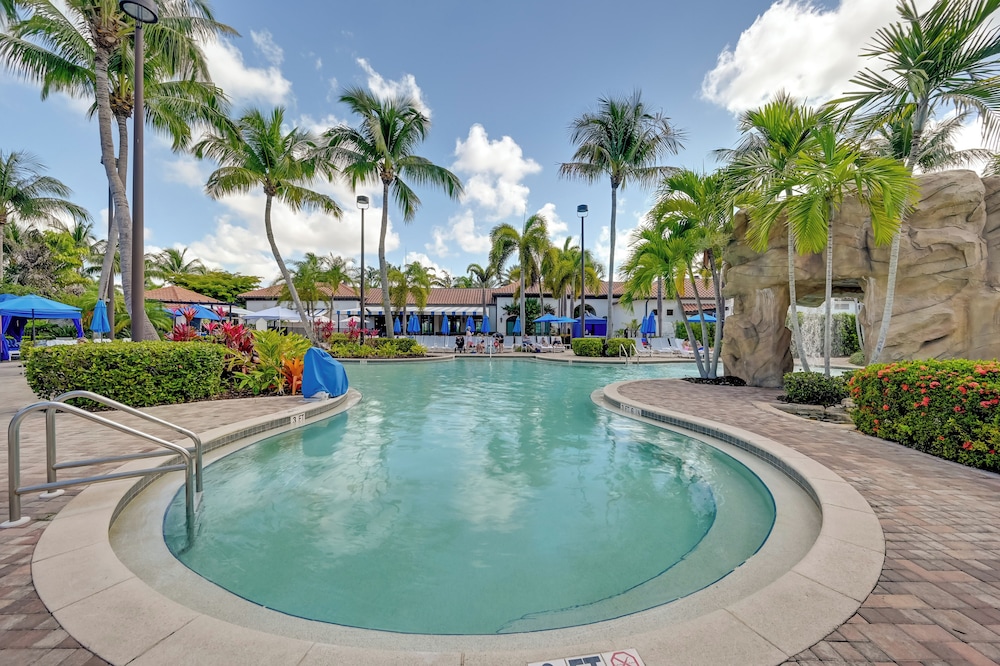 Luxe Naples Bay Resort Condo: Near Fifth Ave! - Naples, FL