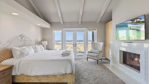 Beach Break By Avantstay Oceanfront, View, Patio - Newport Beach, CA