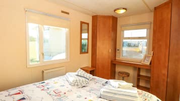 2 quartos, com decoração personalizada, com mobília individualizada