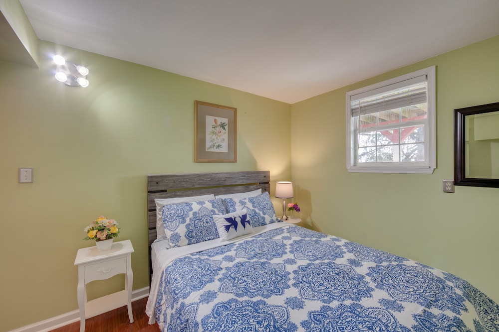 2 Mi To Hersheypark: Group Getaway W/ Deck - Hershey, PA