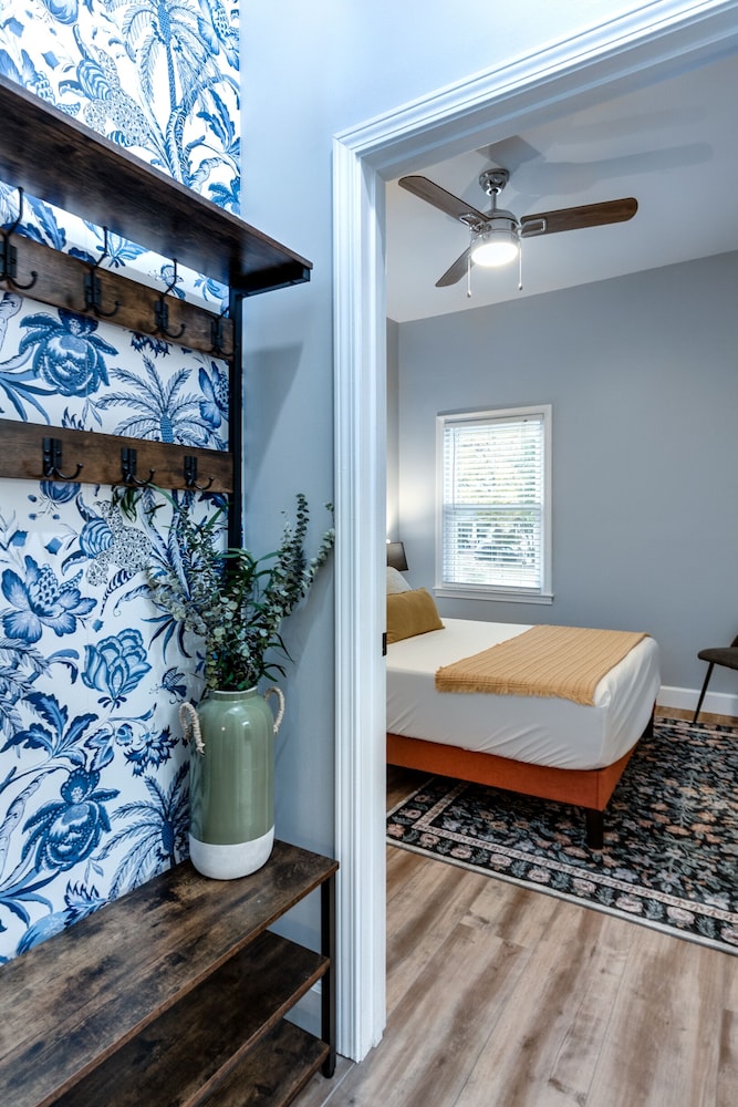 The Periwinkle Cottage, 3br, 2ba Fort Mill Retreat. Close To Downtown! - Rock Hill, SC