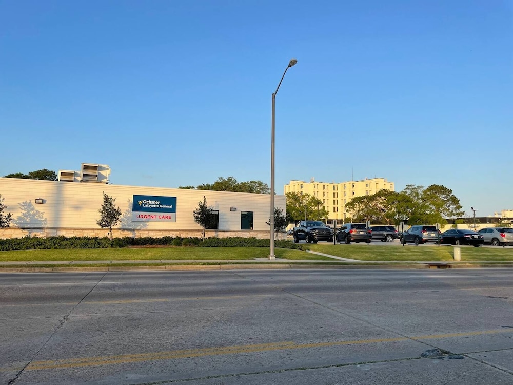 Mid-city Loft / Lovely & Safe 2 Bed / 2 Bath - Lafayette, LA