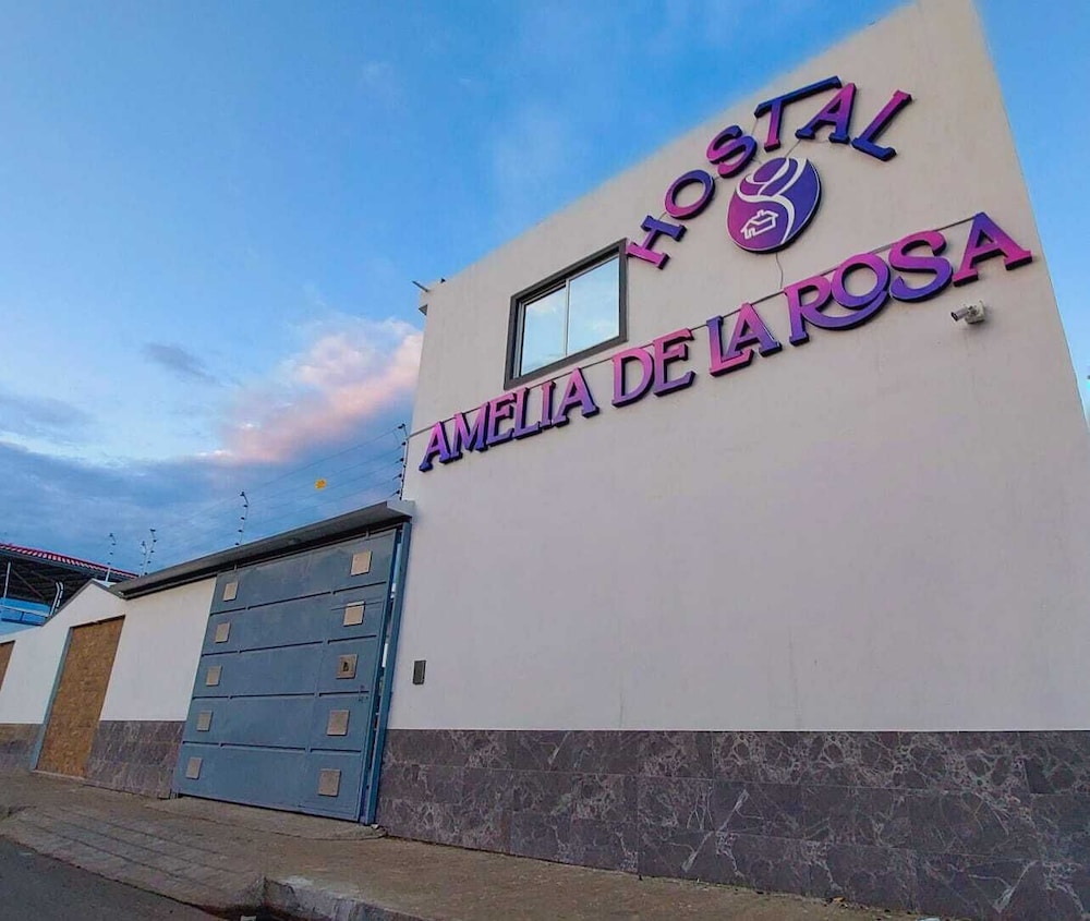 Hostal Amelia De La Rosa - Manta