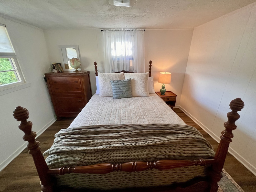 Misty Mountain Cozy & Stylish 2br Cabin W/ Fire Pit Near River & Attractions - Franklin, NC